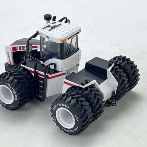 1/64 Big Bud 700 Agriculture White 4wd Tractor With Titan Dual Tires ...