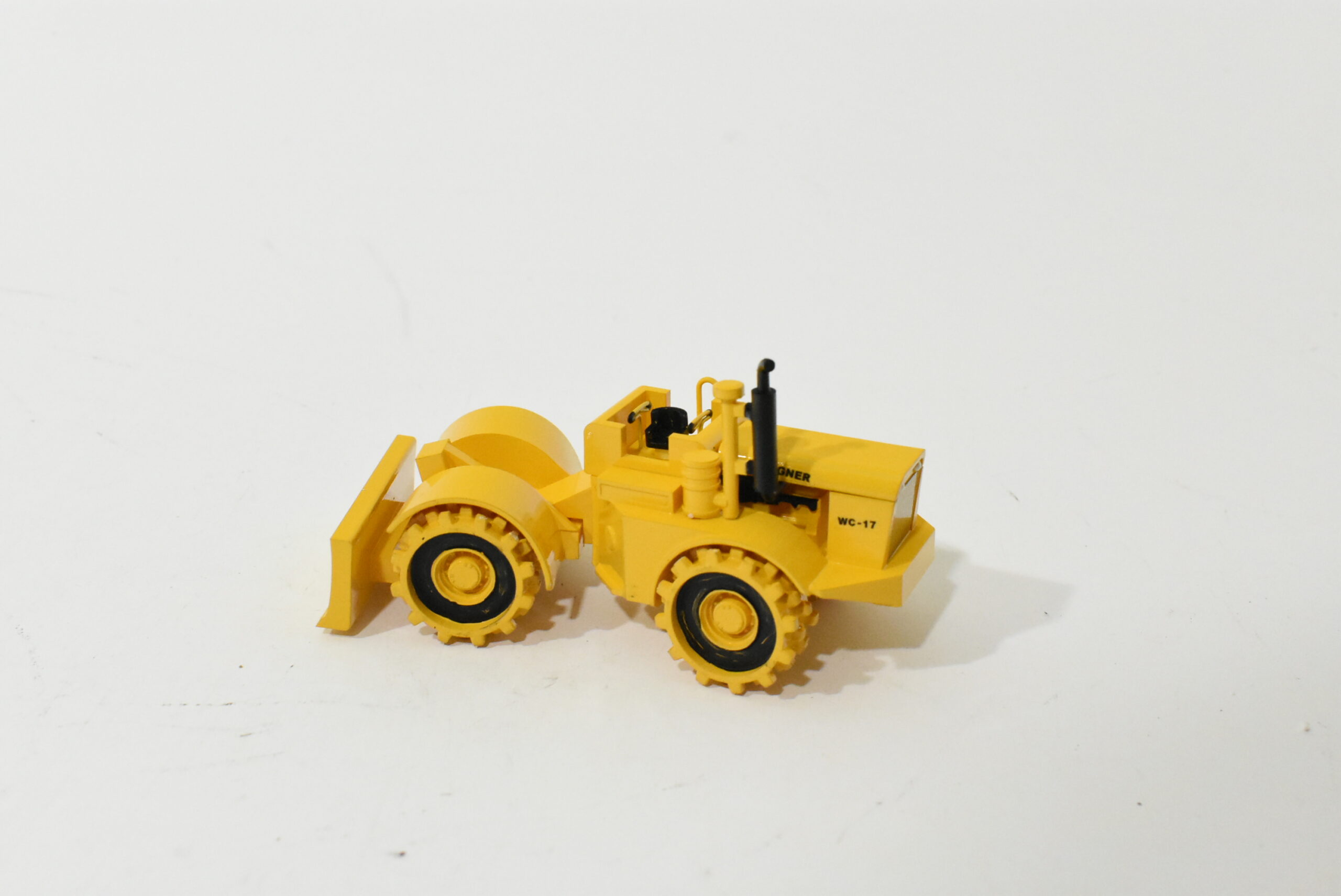 1/64 Custom Wagner WC-17 4wd Compactor Tractor With Blade, Yellow ...