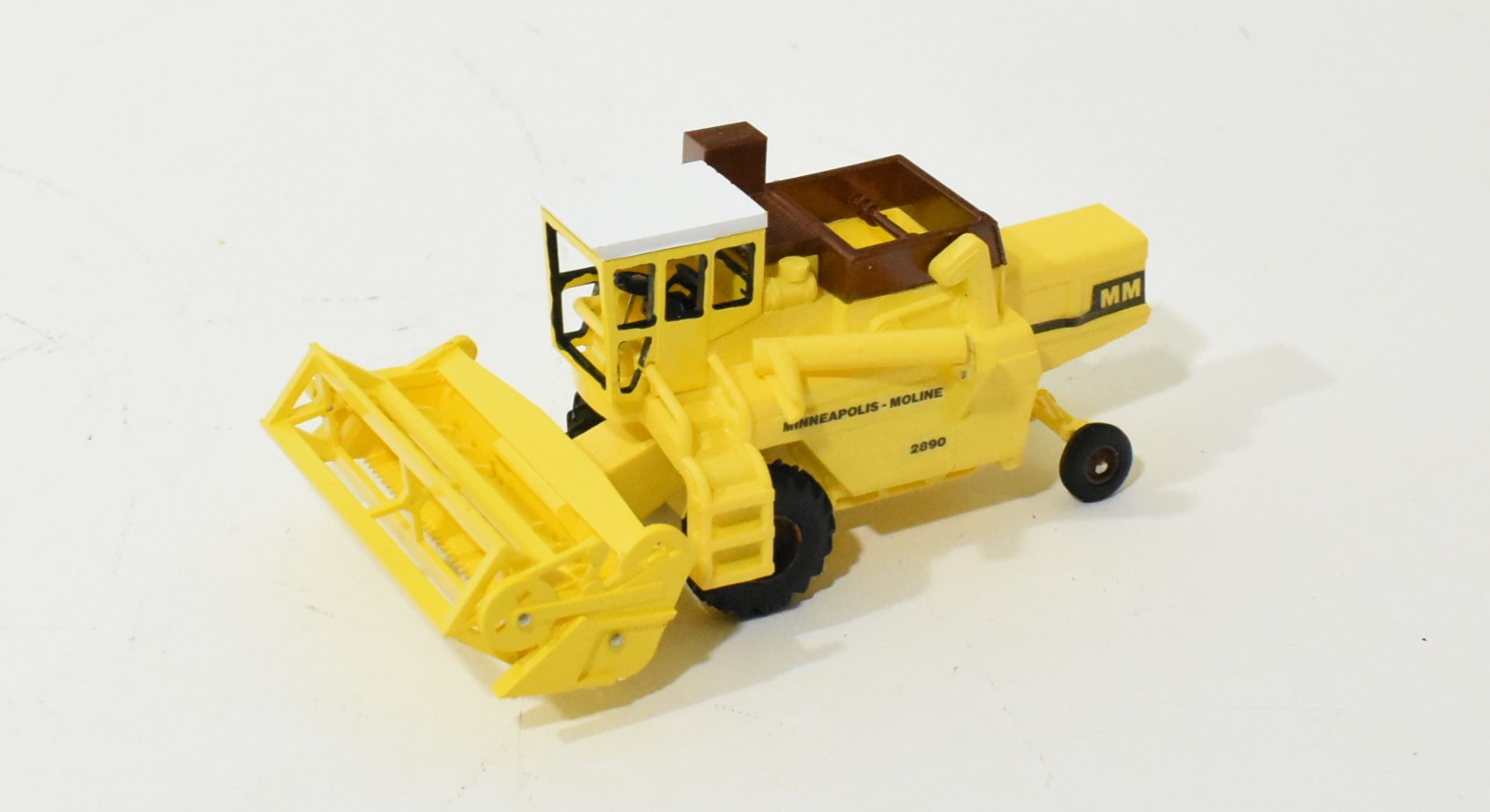 1/64 Scratch Built Yellow Minneapolis Moline 2890 Combine With Cab ...