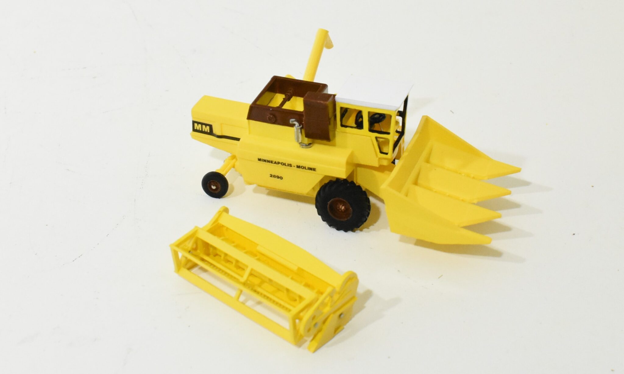 1/64 Scratch Built Yellow Minneapolis Moline 2890 Combine With Cab ...