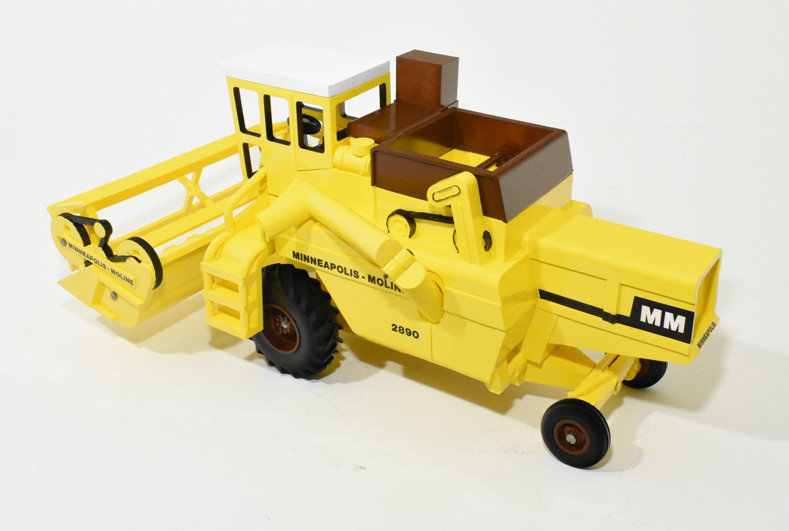 1/16 Minneapolis Moline 2890 Combine With Cab - Dalton's Farm Toys