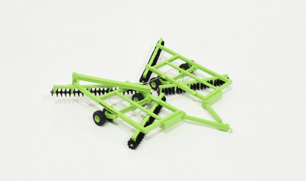 1/64 Scratch Built Steiger 32' Offset Twin Disk - Dalton's Farm Toys