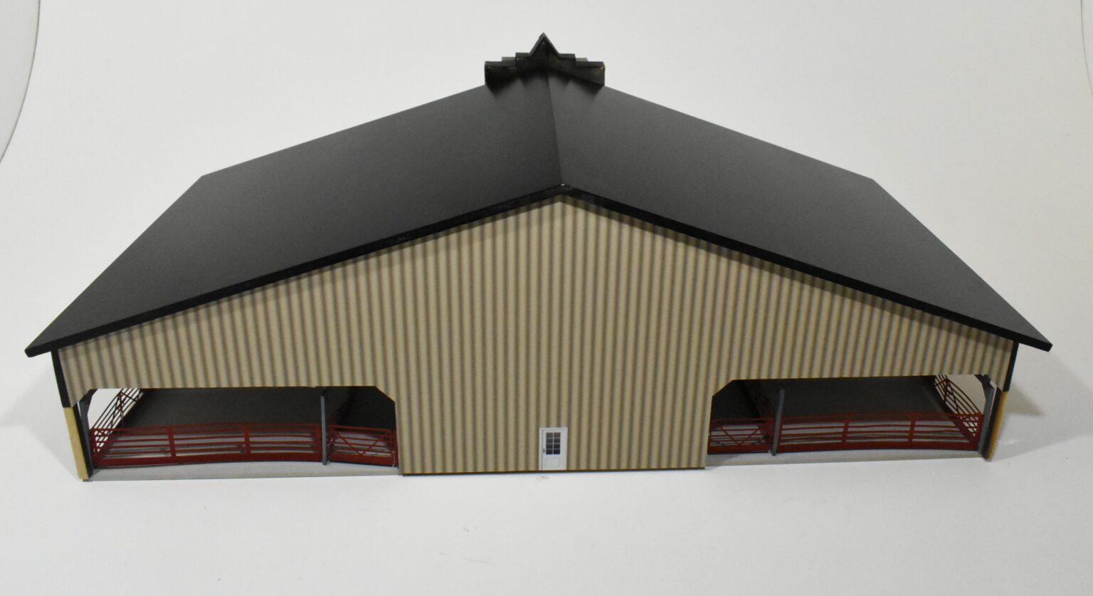 1/64 Auction Sale Barn Building With Livestock Pens - Dalton's Farm Toys