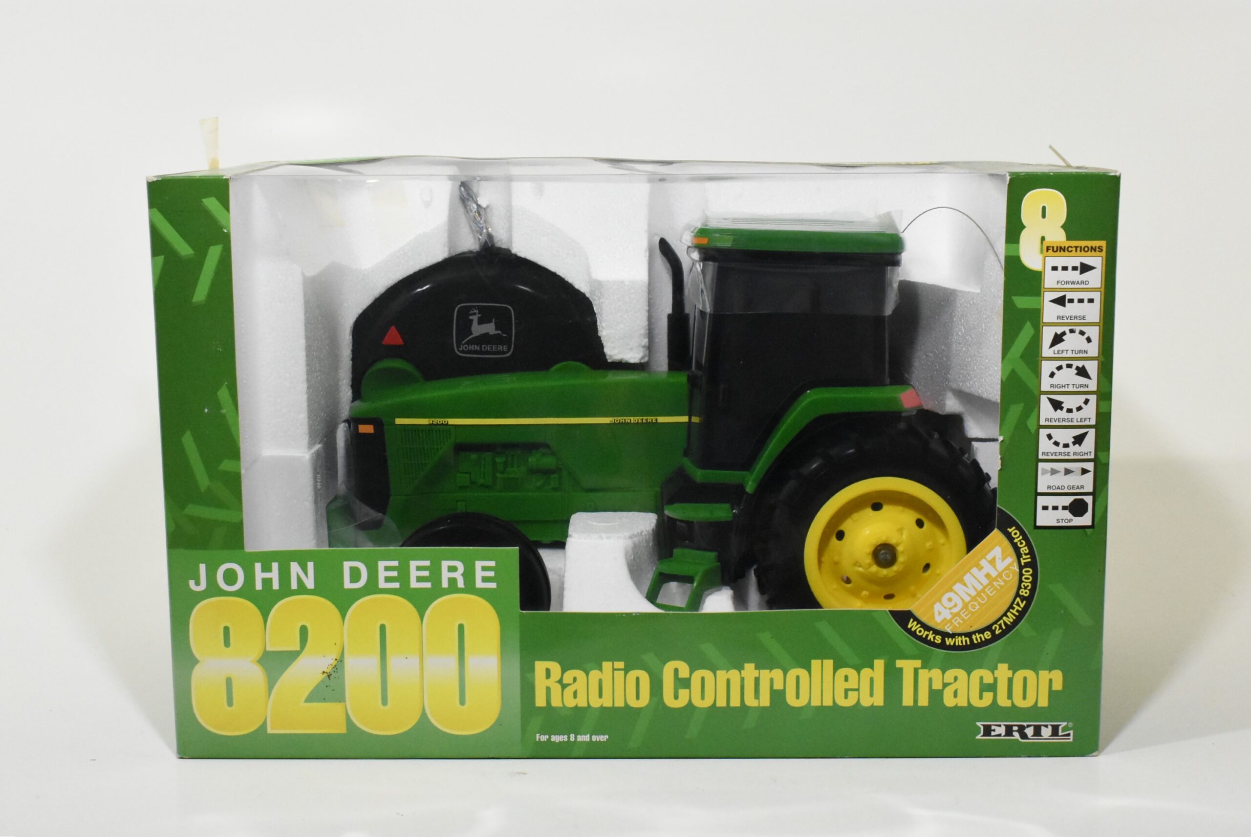 1/16 John Deere 8200 Radio Controlled Tractor - Dalton's Farm Toys