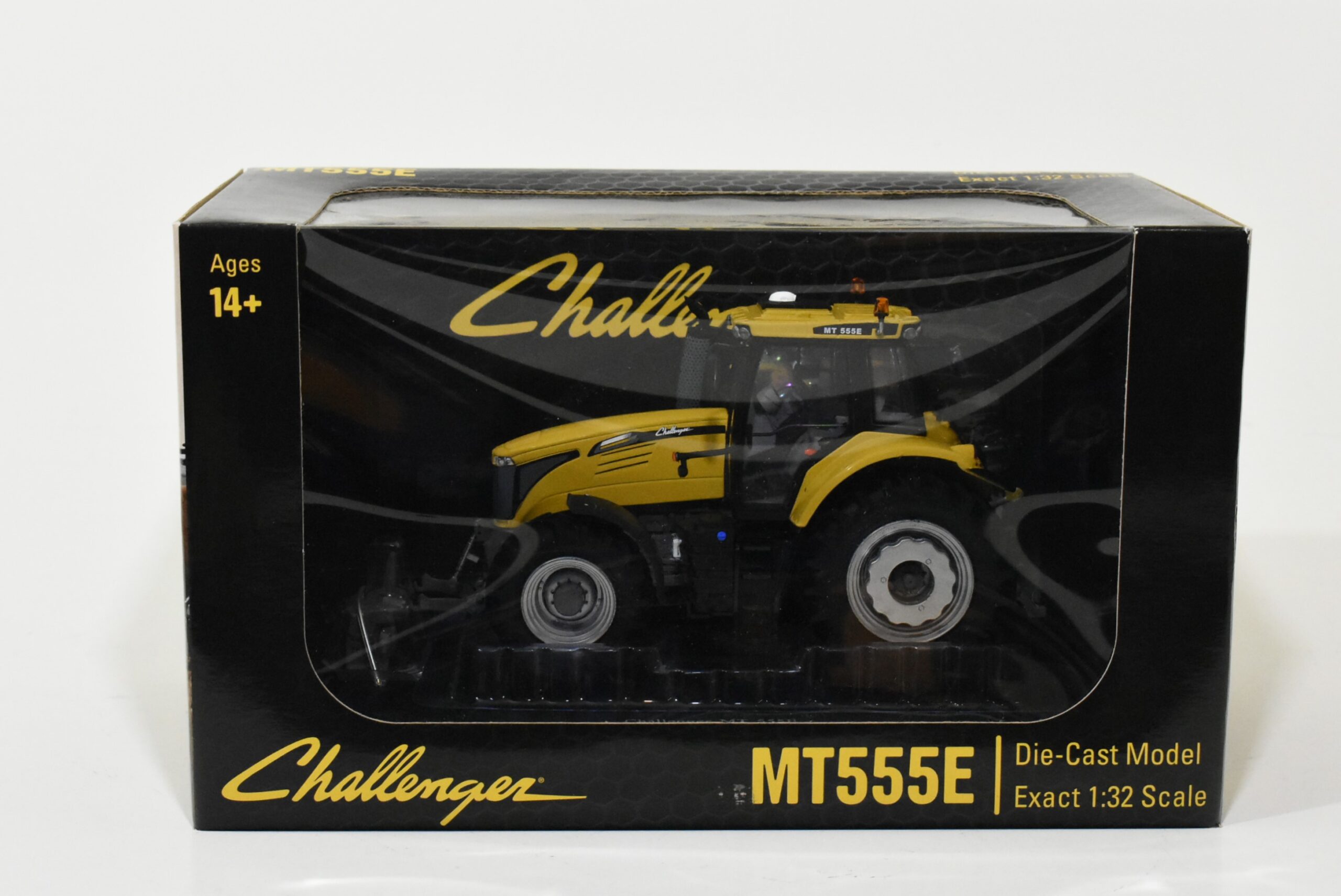 1/32 Challenger MT555E Tractor With Front Wheel Assist - Dalton's Farm Toys