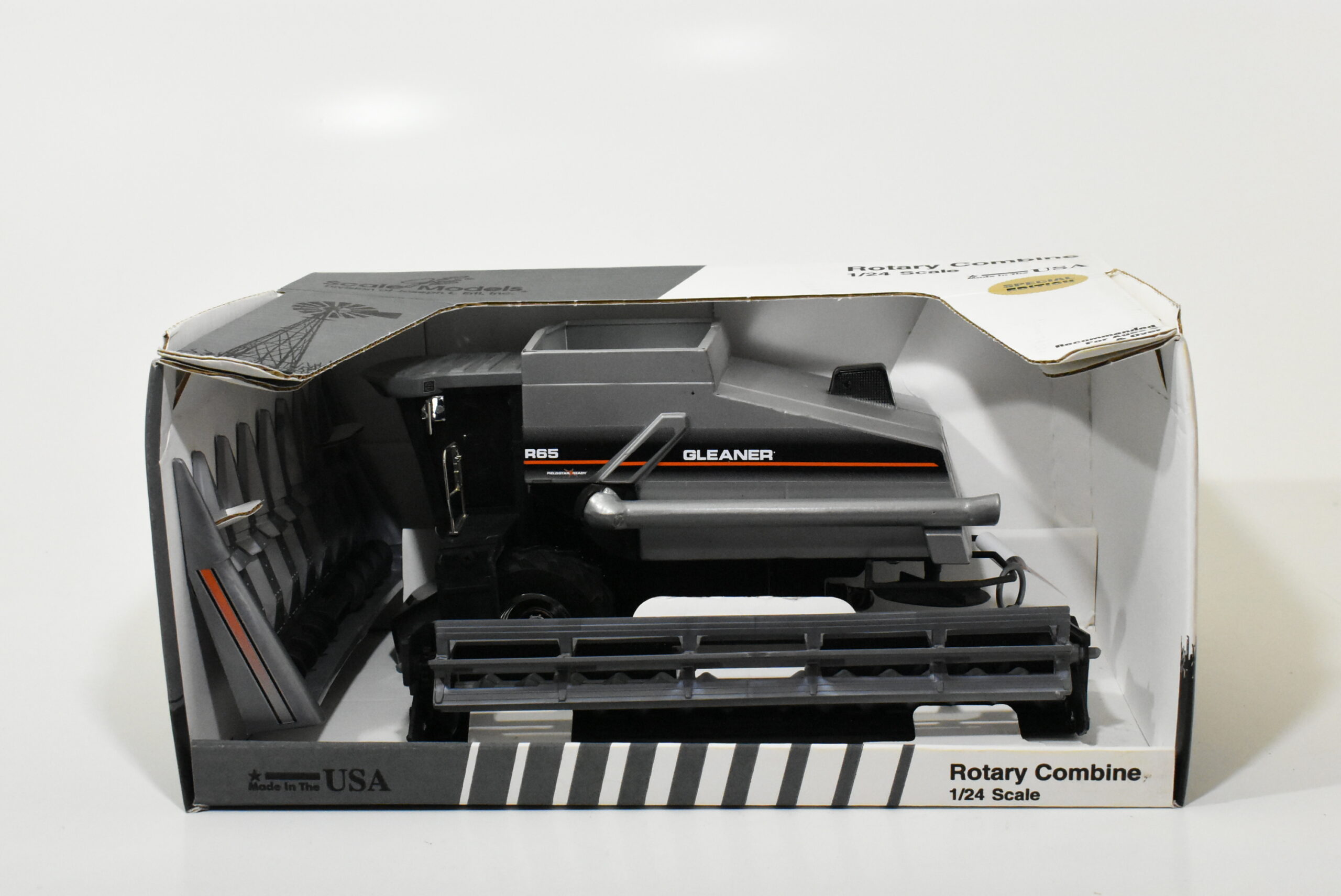 1/24 Gleaner R65 Combine, 2002 Collector Edition - Dalton's Farm Toys