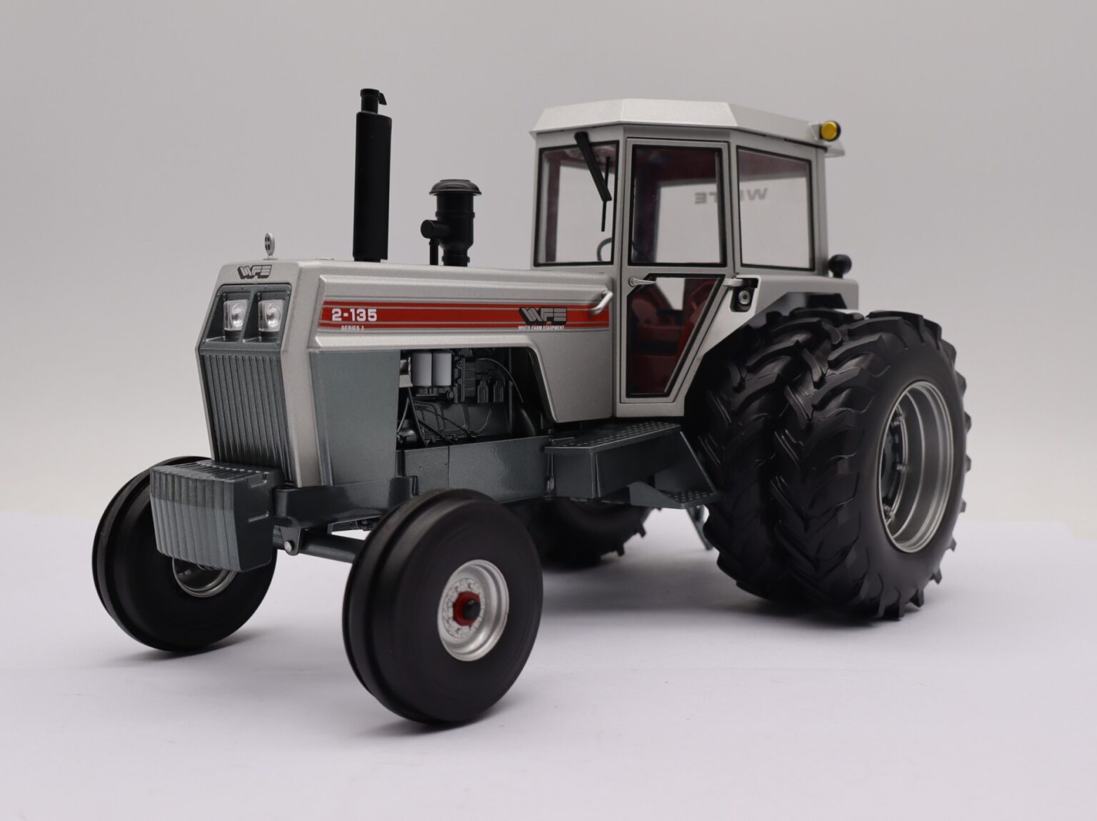 1/16 White 2-135 Red Stripe Tractor With Duals, 2026 Lafayette Toy Show ...