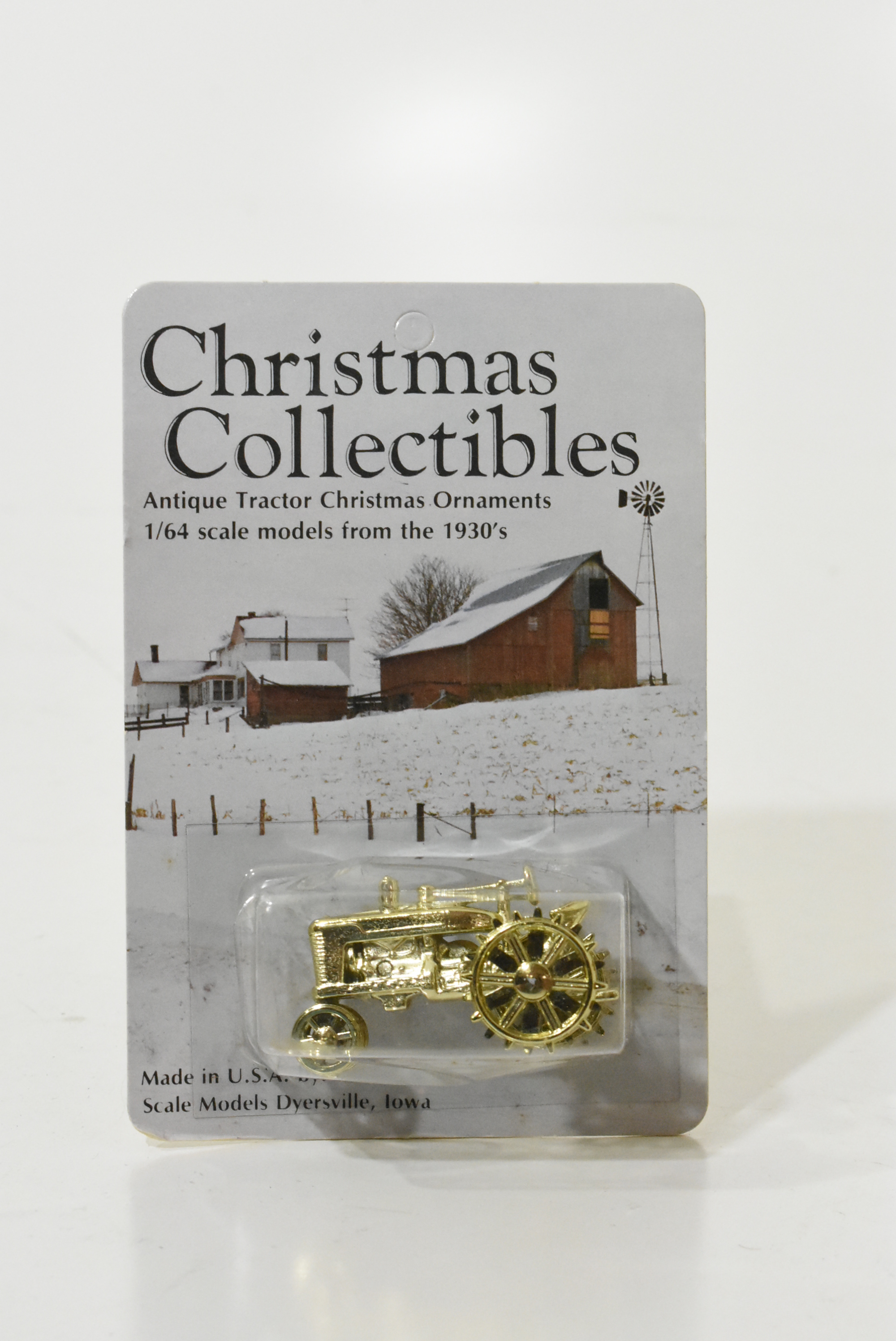 1/64 Farmall M Gold Tractor, Christmas Collectibles - Dalton's Farm Toys