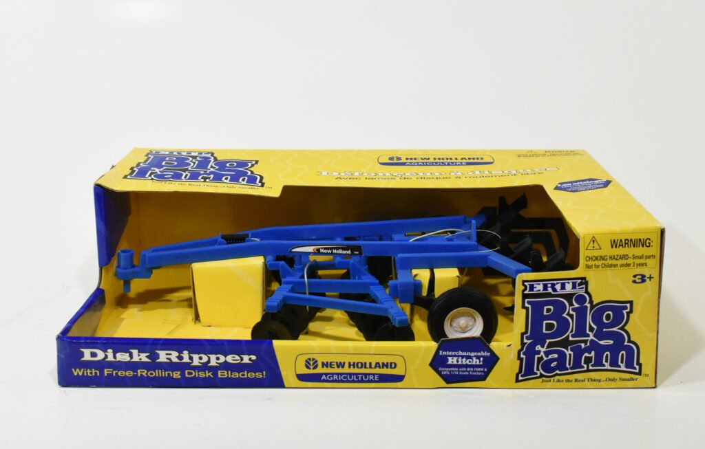 1/16 New Holland Disk Ripper Big Farm - Dalton's Farm Toys