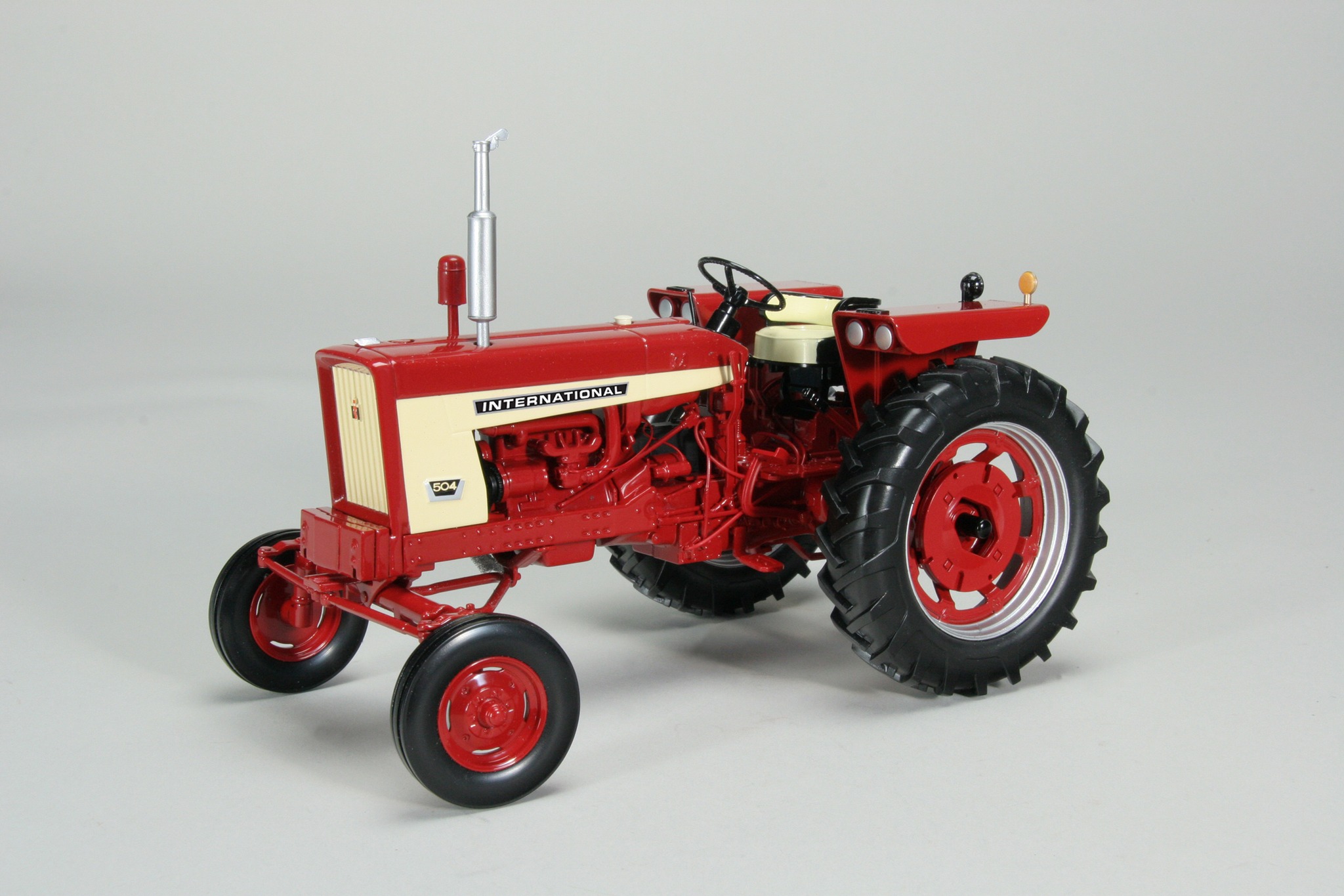 1/16 International Harvester Farmall 504 Tractor With Wide Front ...