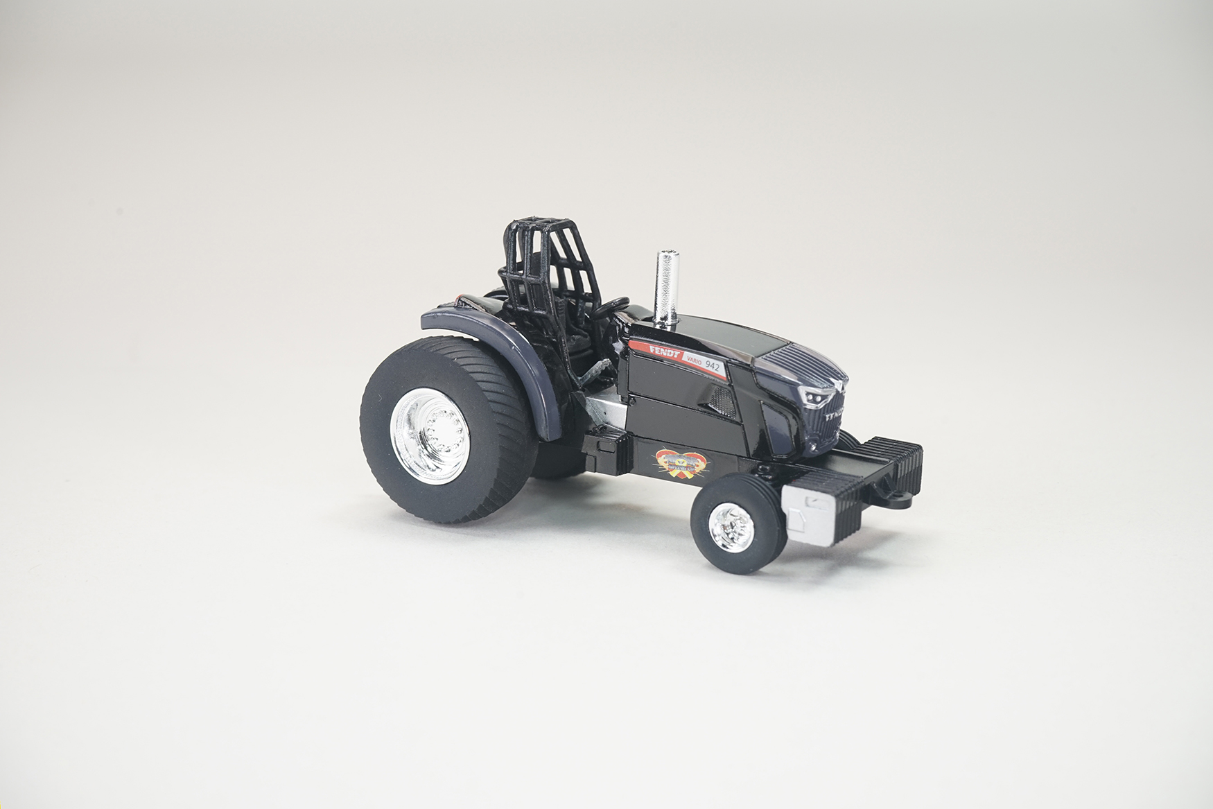 1/64 Fendt 942 Pulling Tractor - Dalton's Farm Toys