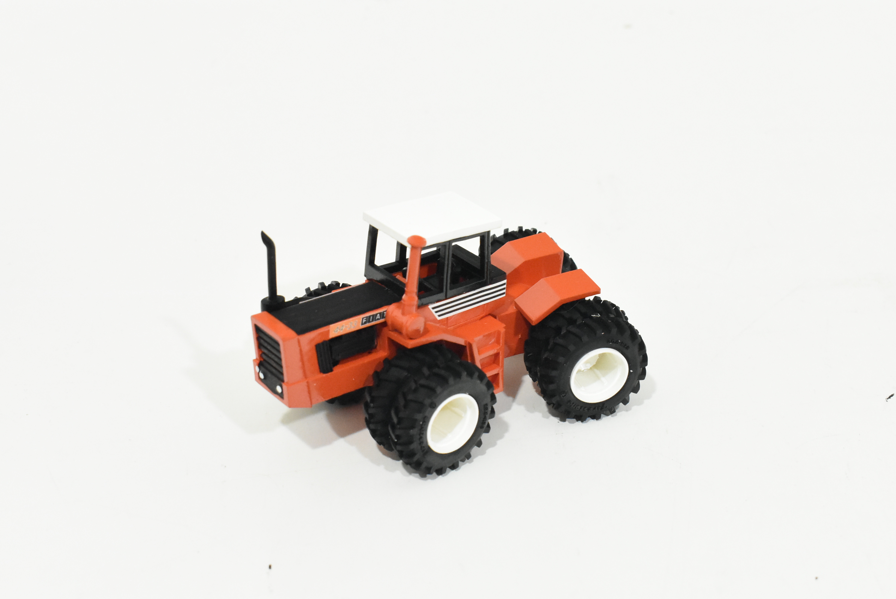 Versatile 118 Tractor Model Versatile 118 4WD Tractor Diecast Model - 1 ...