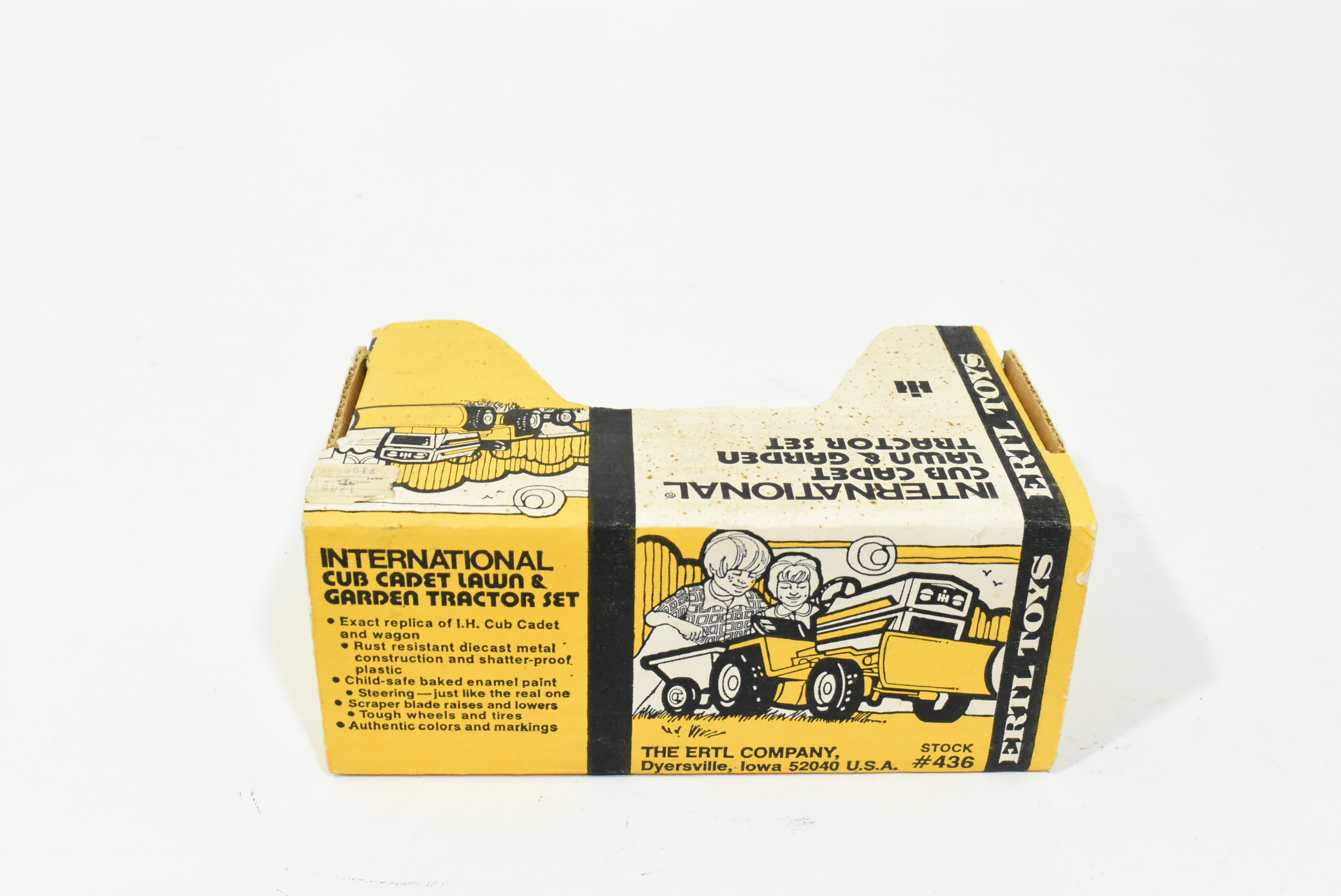 Vintage 1/16 Cub Cadet 1650 Lawn & Garden Tractor Set With Cart ...