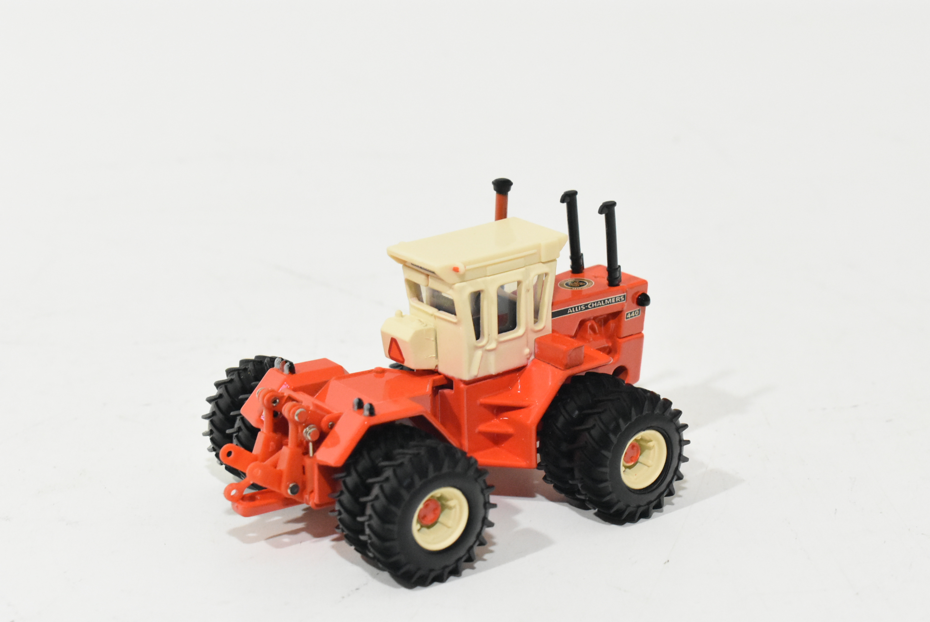 1/64 Allis Chalmers 440 4WD Tractor With Duals - Dalton's Farm Toys