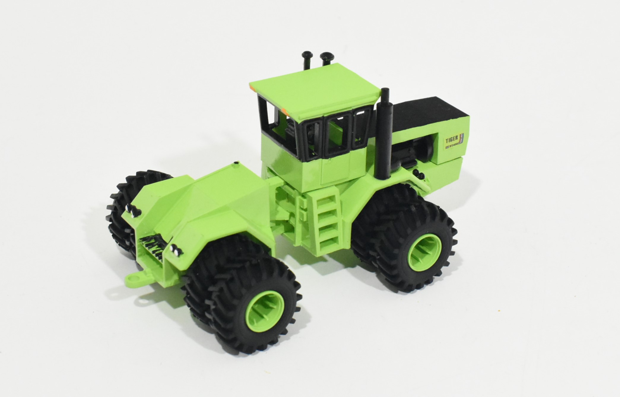 1/64 Custom Steiger Tiger ST-450 Series III 4wd Tractor With Duals ...