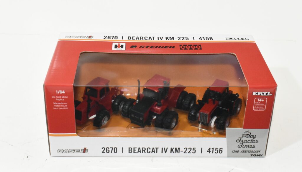 1/64 Toy Tractor Times 3 Piece Set With International Harvester 4156 ...