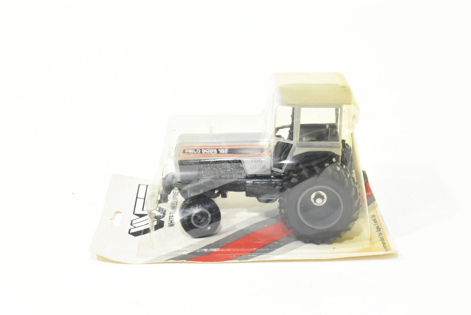 1/32 White 185 Field Boss Tractor With Duals - Dalton's Farm Toys