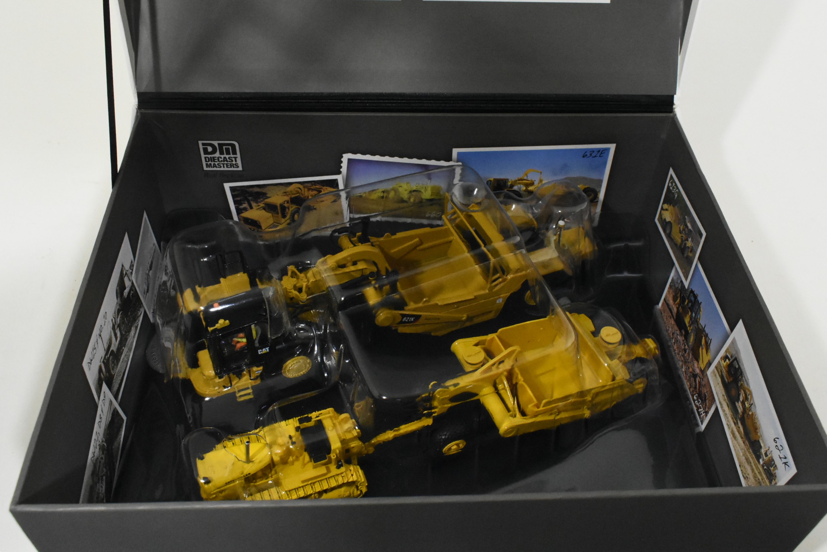 1/50 Cat 621K Scraper & D7 Dozer With No. 70 Pull Type Scraper Set ...