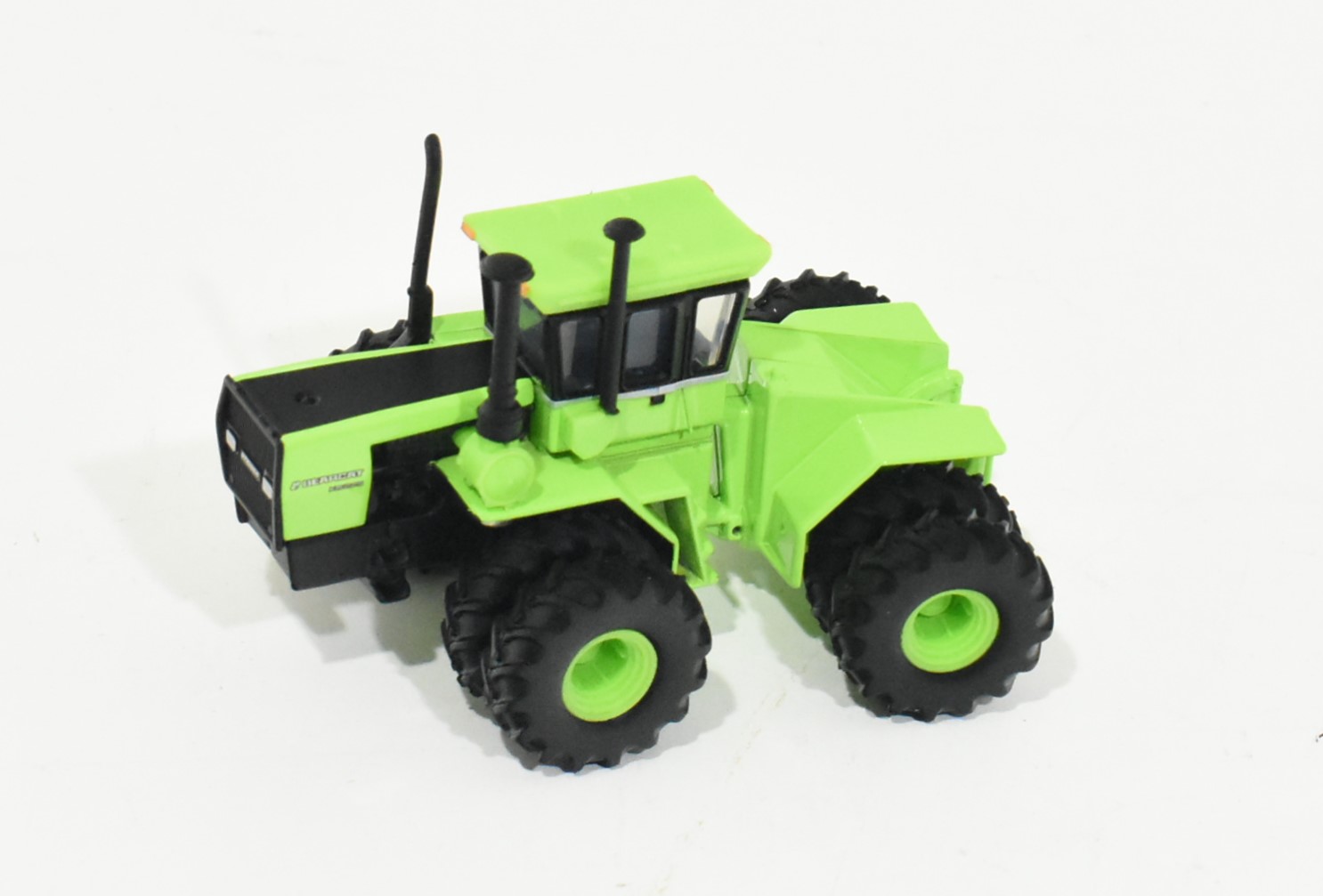 1/64 Steiger Bearcat Series IV KM-225 4wd Tractor With Duals - Dalton's ...